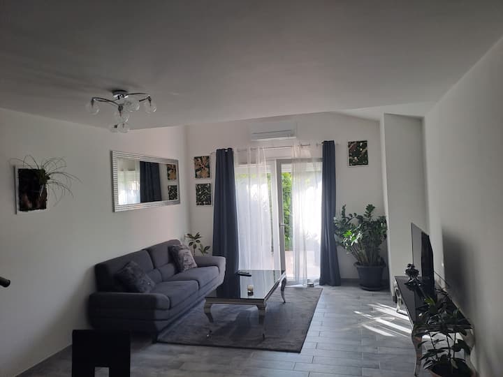 Loue Maison Dans Un Lotissement Très Calme - Aniane