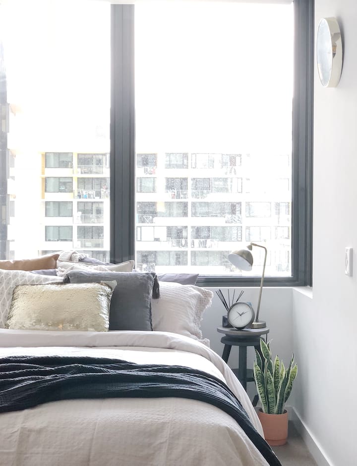 Designer Selection-the Golden Oak In Melbourne Cbd - Melbourne