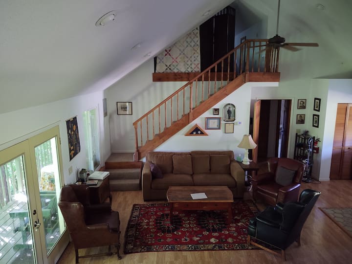 Cosy Comfort At Woodland Ridge Farm - Athens, OH