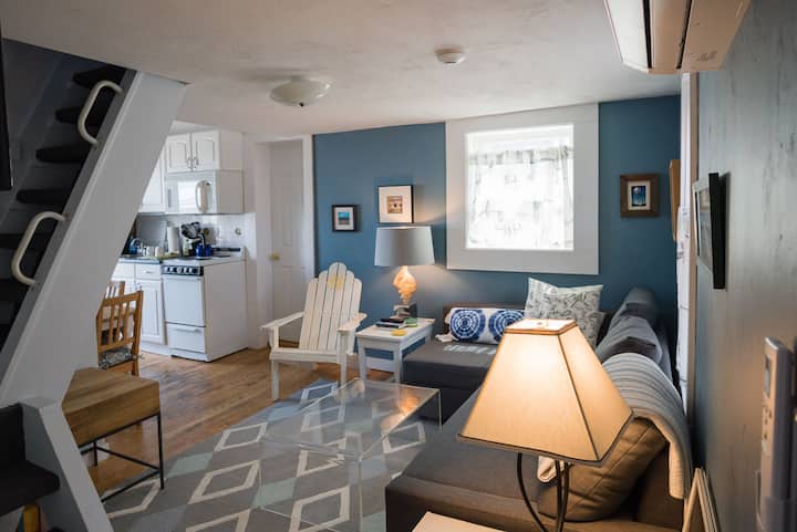 Waterfront 2 Bedroom Cozy Condo - Provincetown, MA