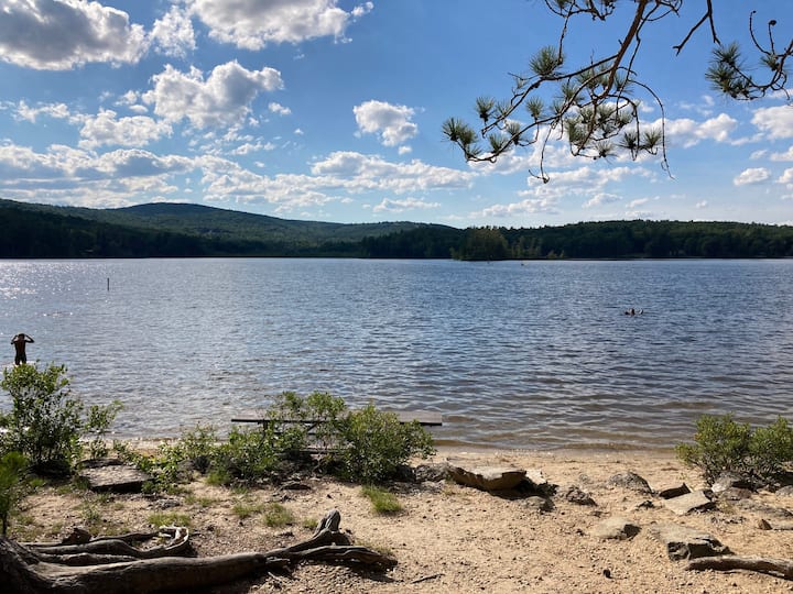 Mulberry Cottage At Kezar Lake - Lake Sunapee, NH