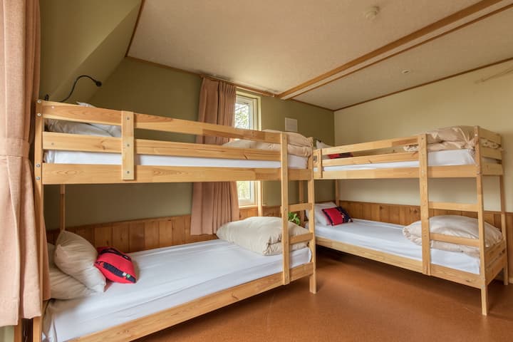 1 Bed In A 4 Person Mixed Dorm - Niseko