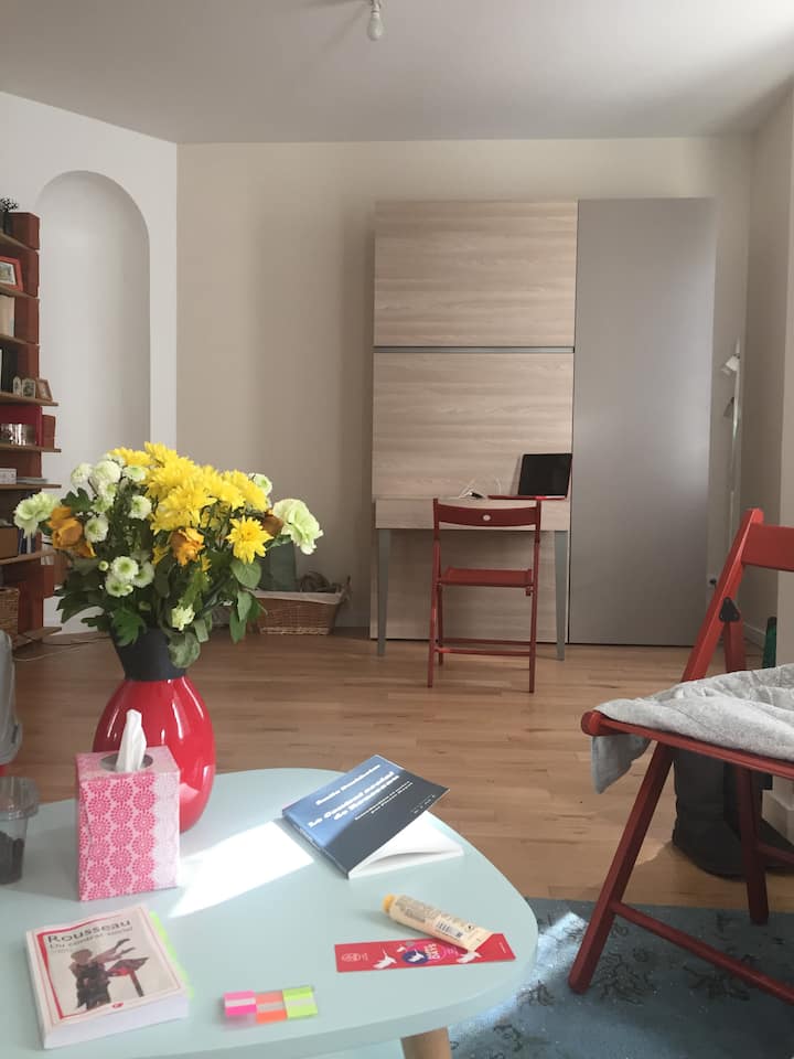 Appartement Avec Mini-cour Dans Le 20e - Paris 20e Arrondissement