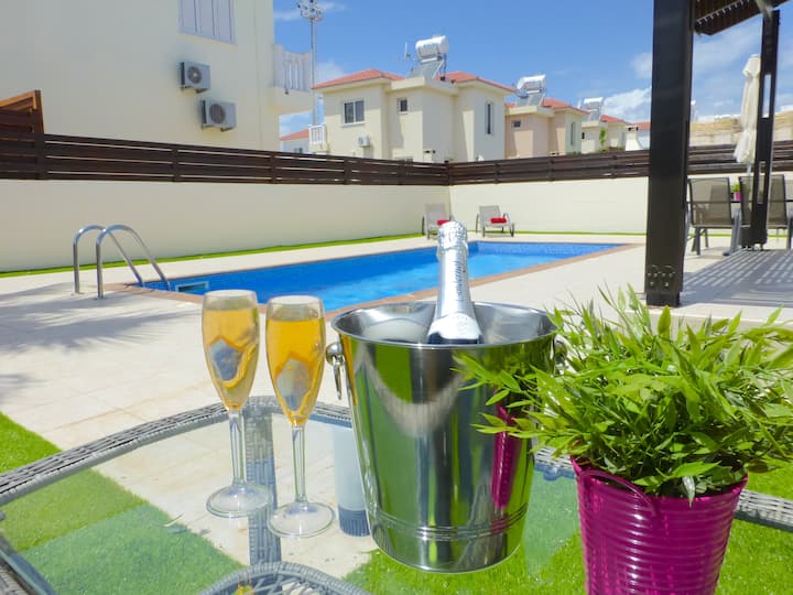 Villa 1 Nissi Golden Sands Villa - Ayia Napa