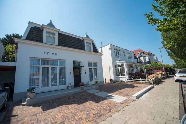 Family House With One Parking Spot - Zandvoort