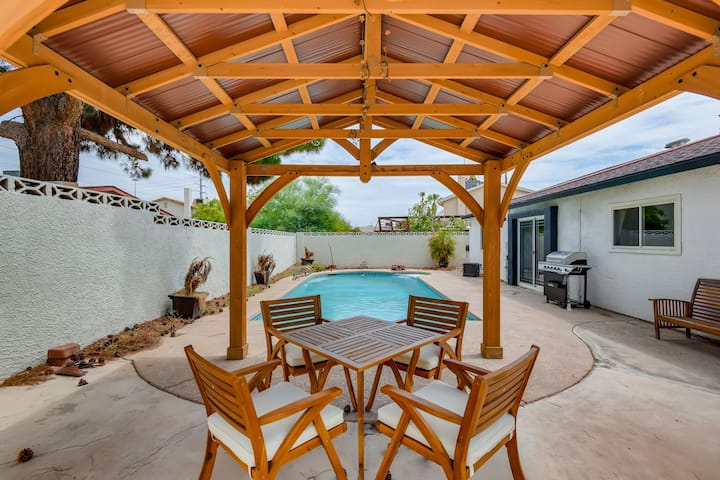 Peaceful Las Vegas Getaway | Centrally Located! - Las Vegas, NV