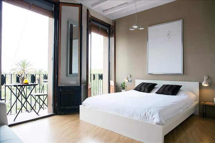 Njoy Classic And Spacious Apartment Near The Beach - Barcelona
