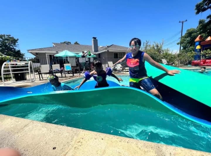 Garden Oasis & Heated Pool Near Disney. - Placentia, CA