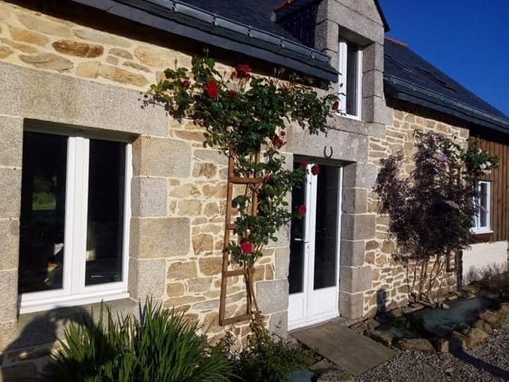 Beautiful Detached Cottage With 4 Bedrooms - Baud