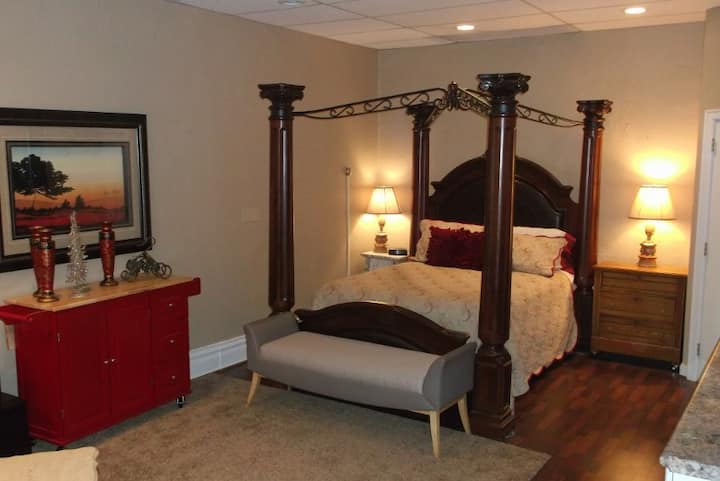 Executive Suites Senior Ex. Studio 30 Day Min - Watertown, SD