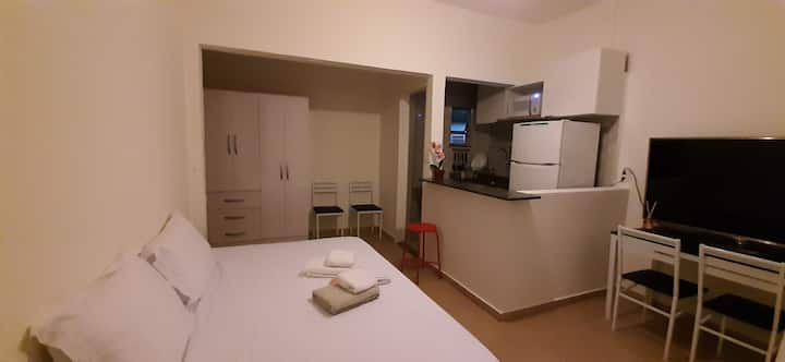 Studio Mobiliado 24m² Próx. Metro E Estacionamento - Glória