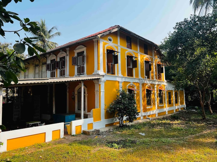 Daman Holiday Rentals & Homes - Dadra and Nagar Haveli and Daman and ...