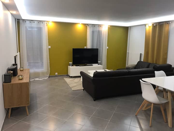 Room In My Appartement From 10mn Of Champs ÉLysée - Nanterre