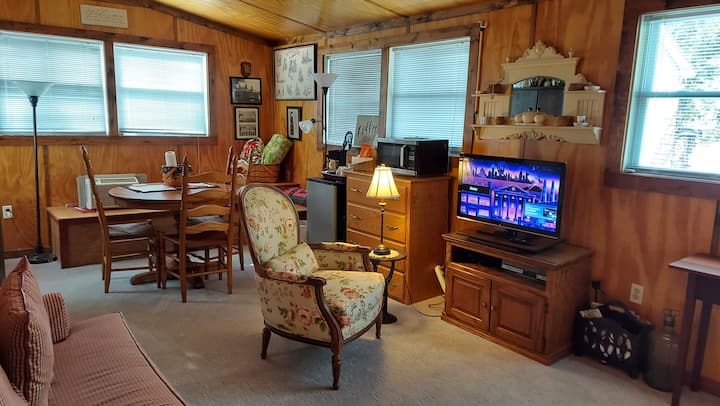 Lillian's Suite Recently Renovated - Portsmouth, NH