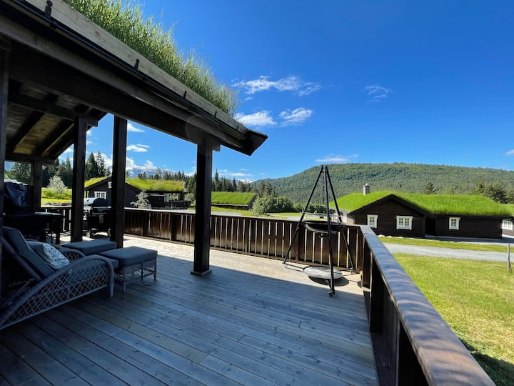 Ny Og Moderne Hytte I Stryn. Solrik Plassering - Olden