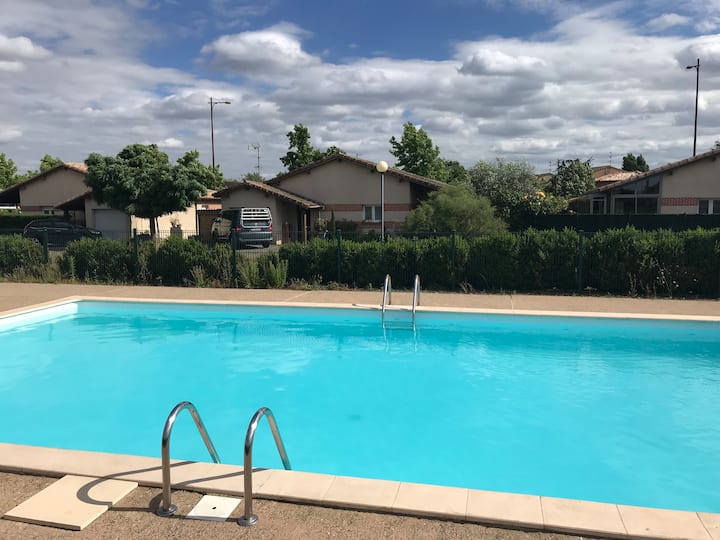 Villa Dans Copropriété Sécurisée, Piscine Partagée - Toulouse