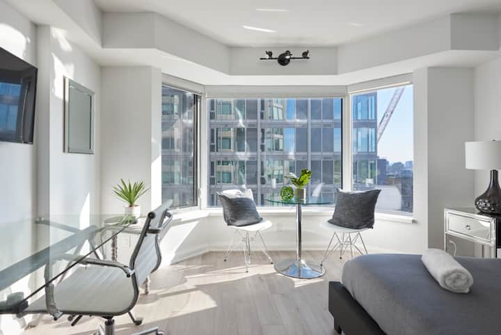 Yorkville Bloor Avenue Luxury Living - Toronto