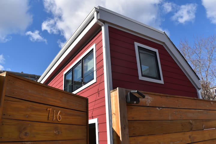 Private, Quiet Mini-house On The Hill! Near Metro. - Washington, DC