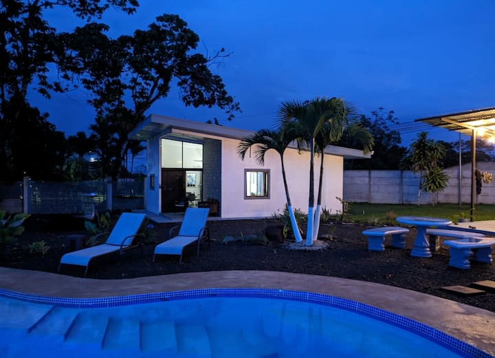 Blue Morpho Casita - Private
Pool &Volcano View! - La Fortuna
