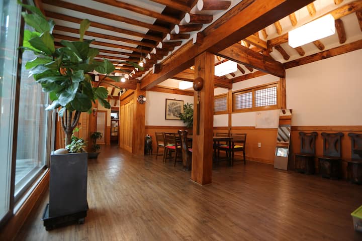 Korea Traditional House In Seoul - Seul