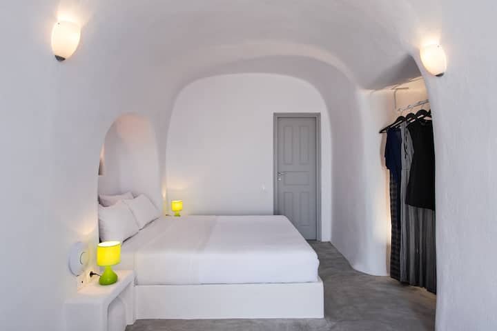 ARGITHEA STUDIO - Caves for Rent in Oia, Egeo, Greece - Airbnb
