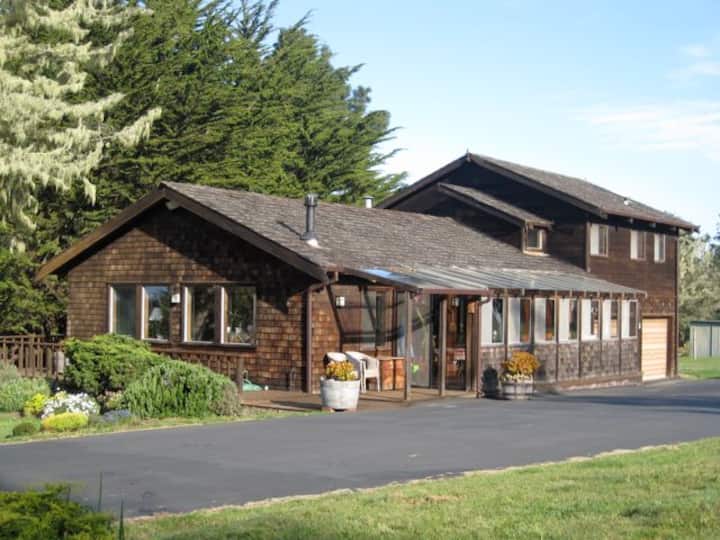 Gorgeous Craftsman Mendocino Home - - Mendocino, CA