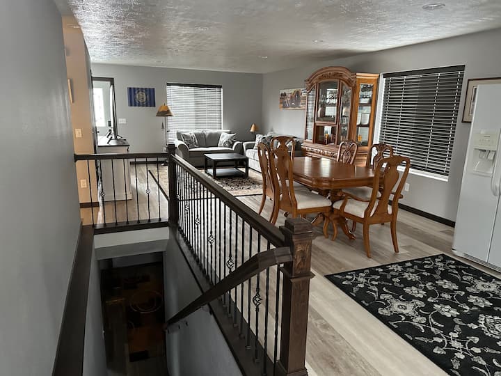 4 Bed 2 Bath Sleeps 10 ,Close To Everything - Sioux Falls, SD