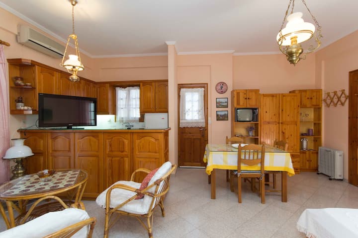Cycladic Grandma's Apartment 2 - Парос