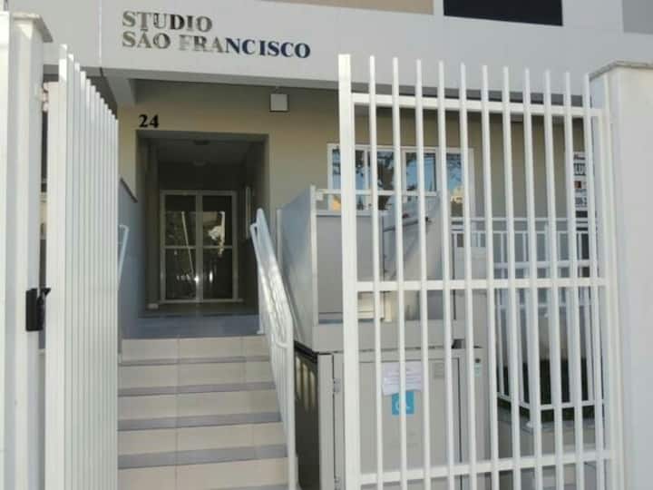 Linda Decoração, Aconchegante E óTima Localização - Curitiba