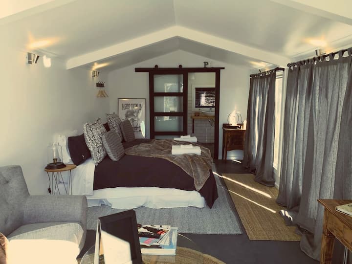 Penny Farthing - Luxurious Hilltop Studio - Daylesford