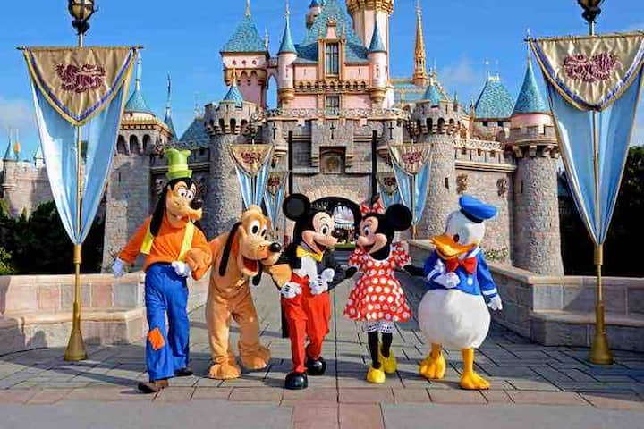 Disney Dreams & Beach Breeze | Minutes To Disney - Irvine, CA