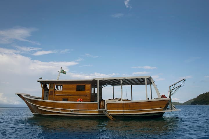 Barco Pytagua - Trindade