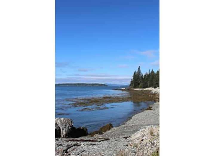 Sea Wall Cottage And Optional Cabin Rental - Stonington, ME