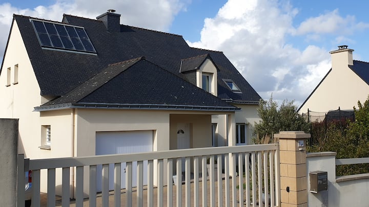 Maison Familiale Dans Un Bourg Côtier Vue Campagne - Pénestin