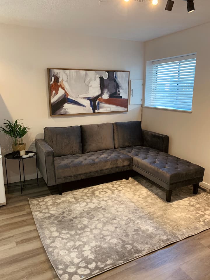 Great Value! 3 Bed 1 Bath Suite By Golf Course - Vancouver