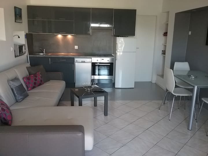 Joli 2 Piéces Dans Villa à Cassis - Cassis