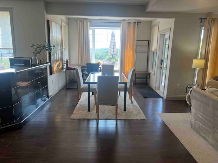 Private Walkout Suite With A View - Calgary
