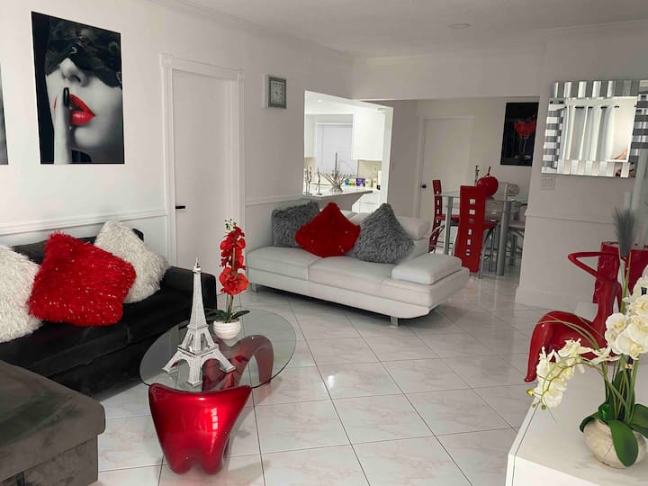 Beautiful House 7 M From Airport W Free Parking - Miami, FL