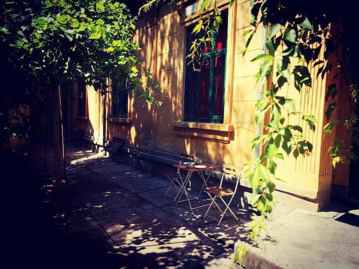 🏡  Most Central Private House With Garden  🏡 - Bucarest