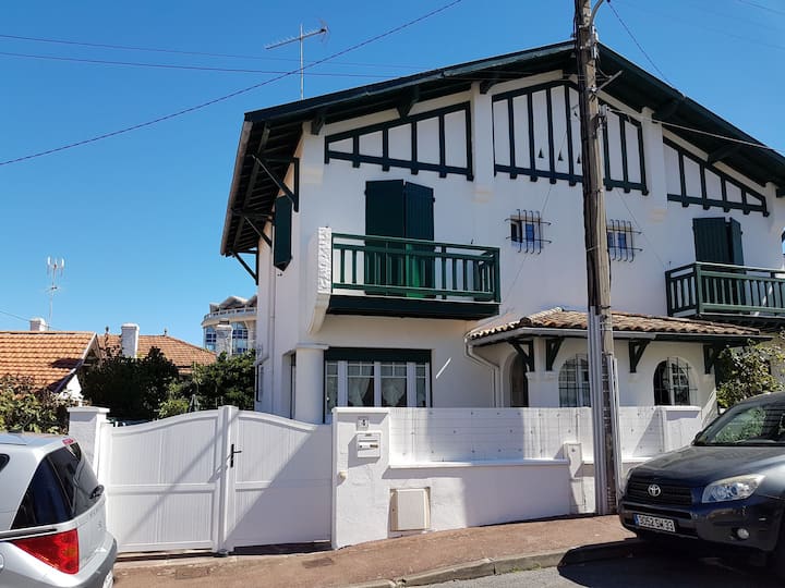 Villa Arcachonnaise Proche Du Port Et De La Plage - Arcachón