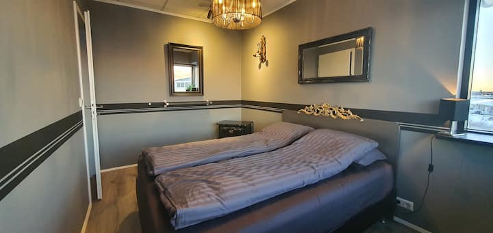Private Apartment - Balconies With City View - Reikiavik
