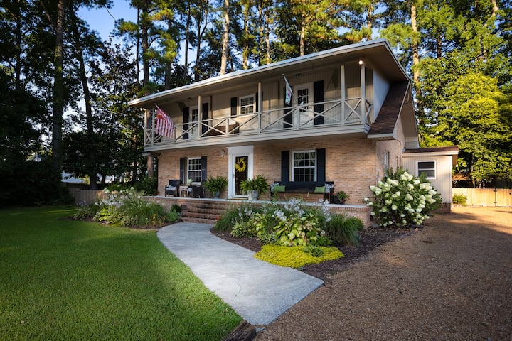 The Secret Treasure- 1.5 Acres- Amazing Backyard! - Elizabeth City, NC