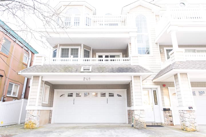 Beautiful 3br / 2ba Condo (Newly Redone) - Wildwood, NJ