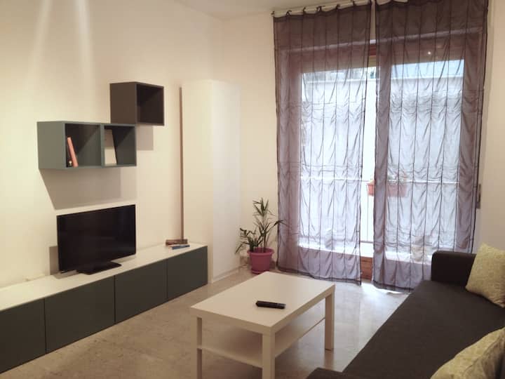 Ampio Bilocale 4 Posti + Parcheggio - Сан-Pемо