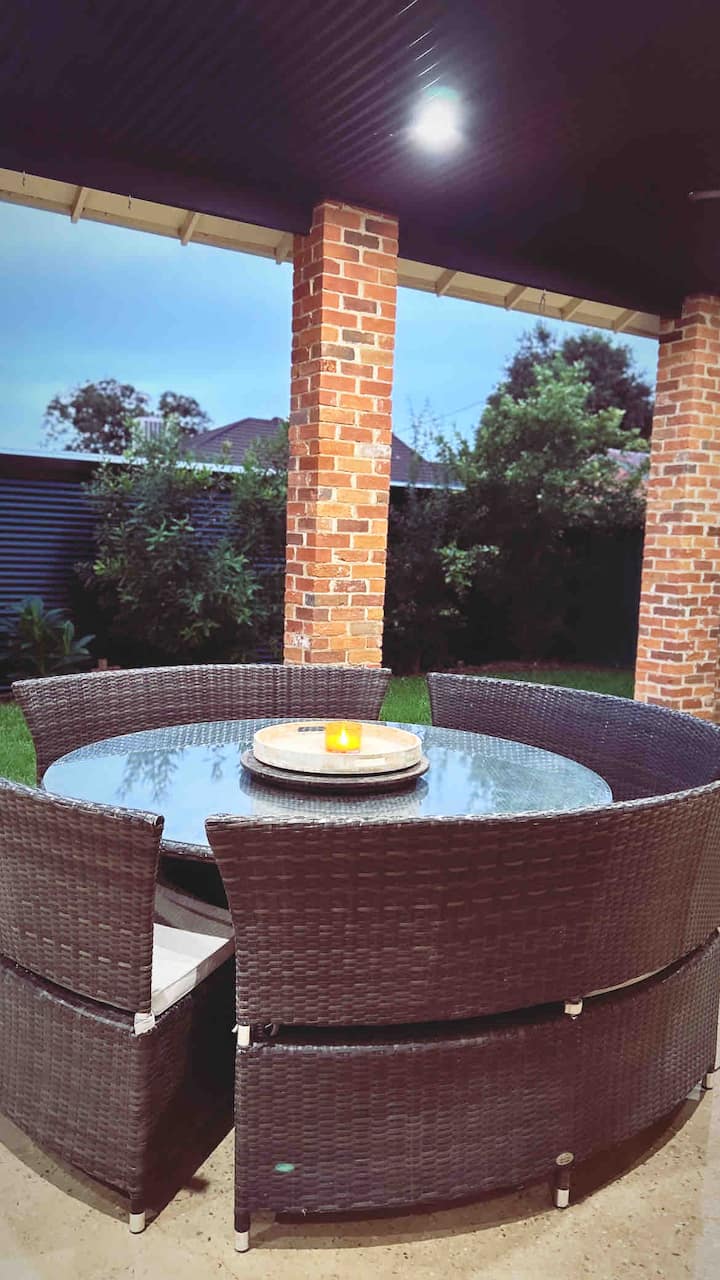 The Bnb Filled To The Brim With Character & Charm! - Dubbo