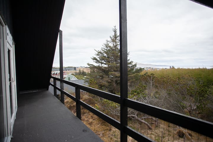 Spacious And Bright Apartment With A Great View - Faroe Islands