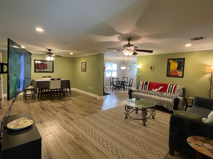 Spacious Kenner Home- 15 Minutes To Nola, King Bed - Kenner, LA