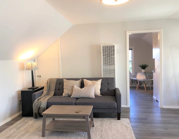 Asb1- Modern 1bdrm Retreat + Private Balcony - Alameda, CA