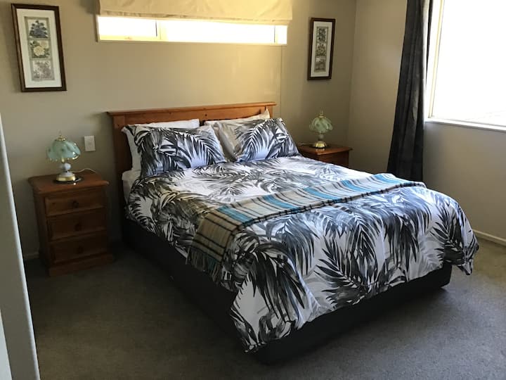 Afroza House, Private Tui Suite - Blenheim