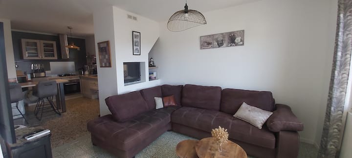 Agréable Rez De Villa à 5mns à Pied Du Centreville - Santa Giulia